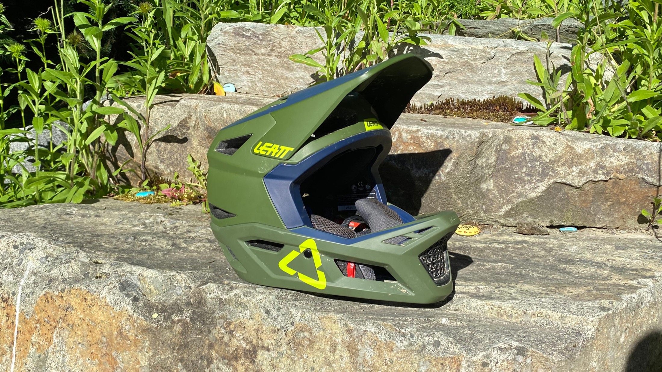 Leatt 4.0 Full Face Helmet - Whistlermountainbike.com